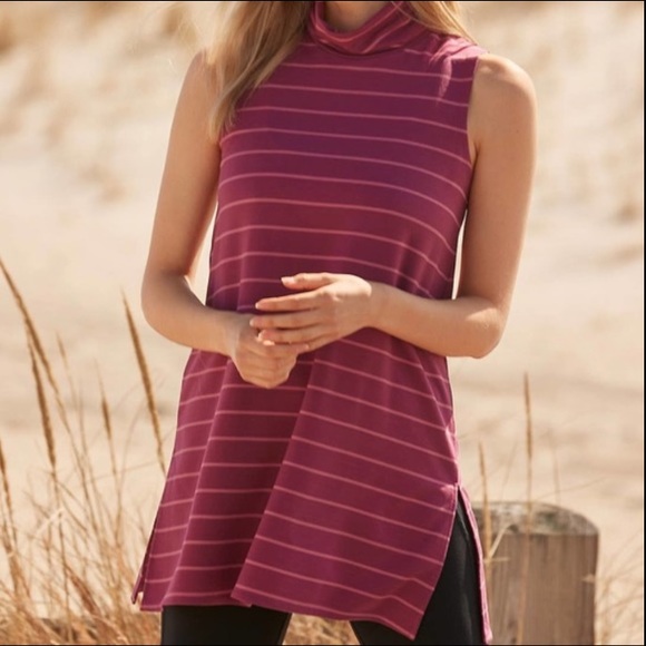 Garnet Hill | Tops | Garnet Hill Mock Neck Sleeveless Split Hem Top ...